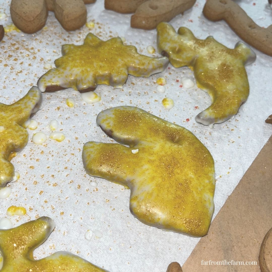 Simple Hard Icing Recipe for Cookies! - Far From The Farm