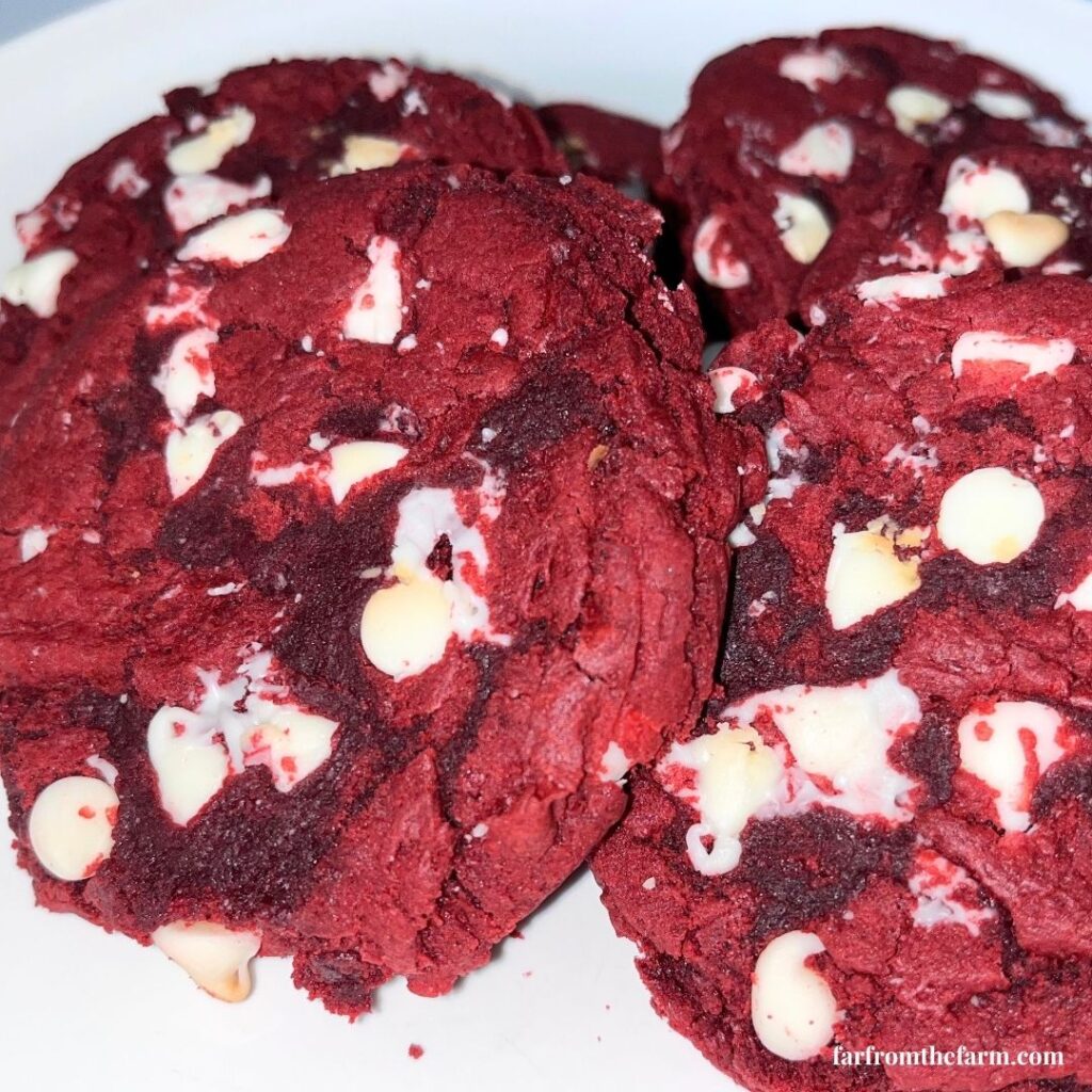 The Best Copycat Crumbl Red Velvet Cookie Recipe! (Using Box Cake Mix ...